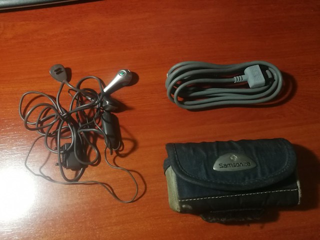 Slušalice, kabl i torbica za Sony Ericsson K750i