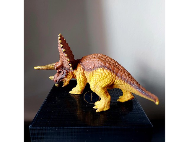 Schleich Triceratops 2014 god