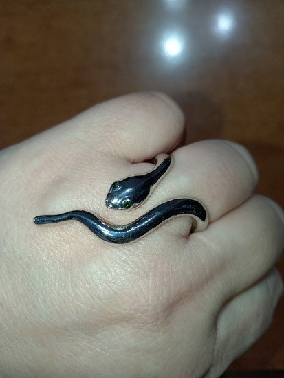 RASPRODAJA Prsten zmija boje srebra NOVO