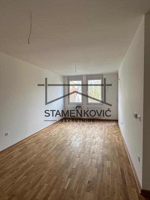 Nov trosoban stan,odmah useljiv sa PDV-om! ID#6338
150.800 €