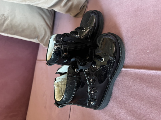 kožne crne cipele 22
