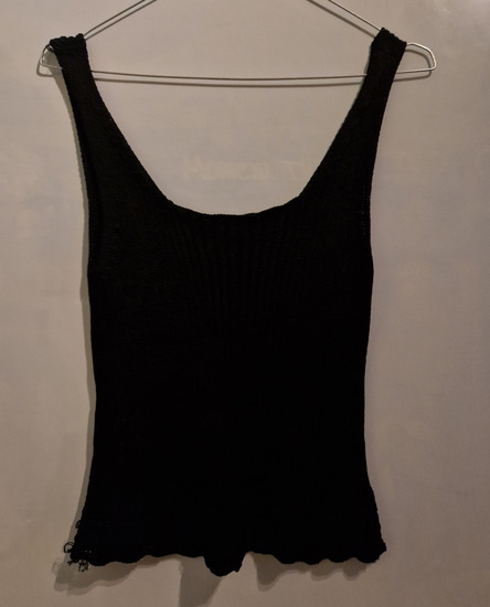 Pletena crna majica od laganog materijala NOVO