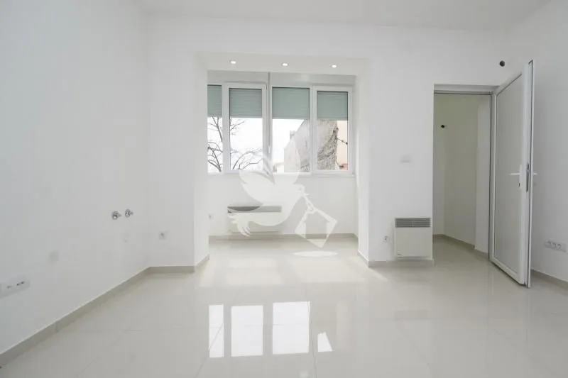 Izdavanje, stan, 27m², Centar Sve Podlokacije, Beograd