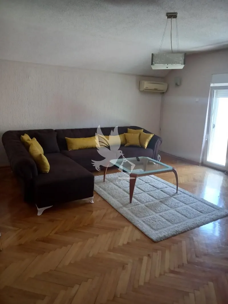Prodaja, trosoban stan, 57m², Centar Sve Podlokacije, Beograd