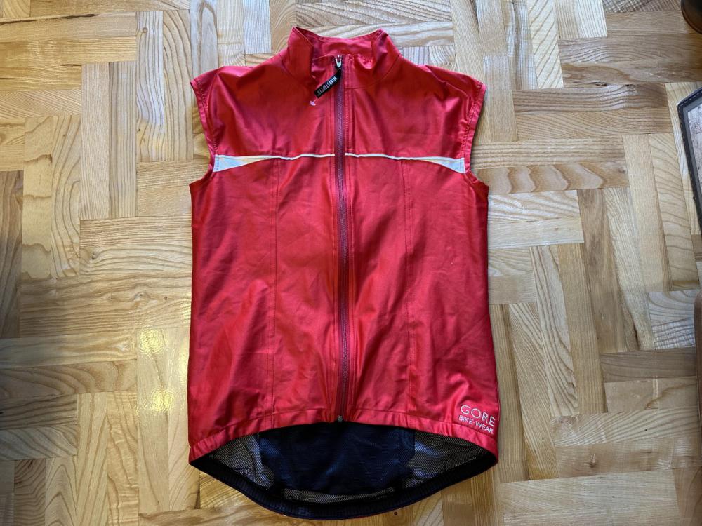 Biciklisticki windstopper prsluk Gore Bike 36