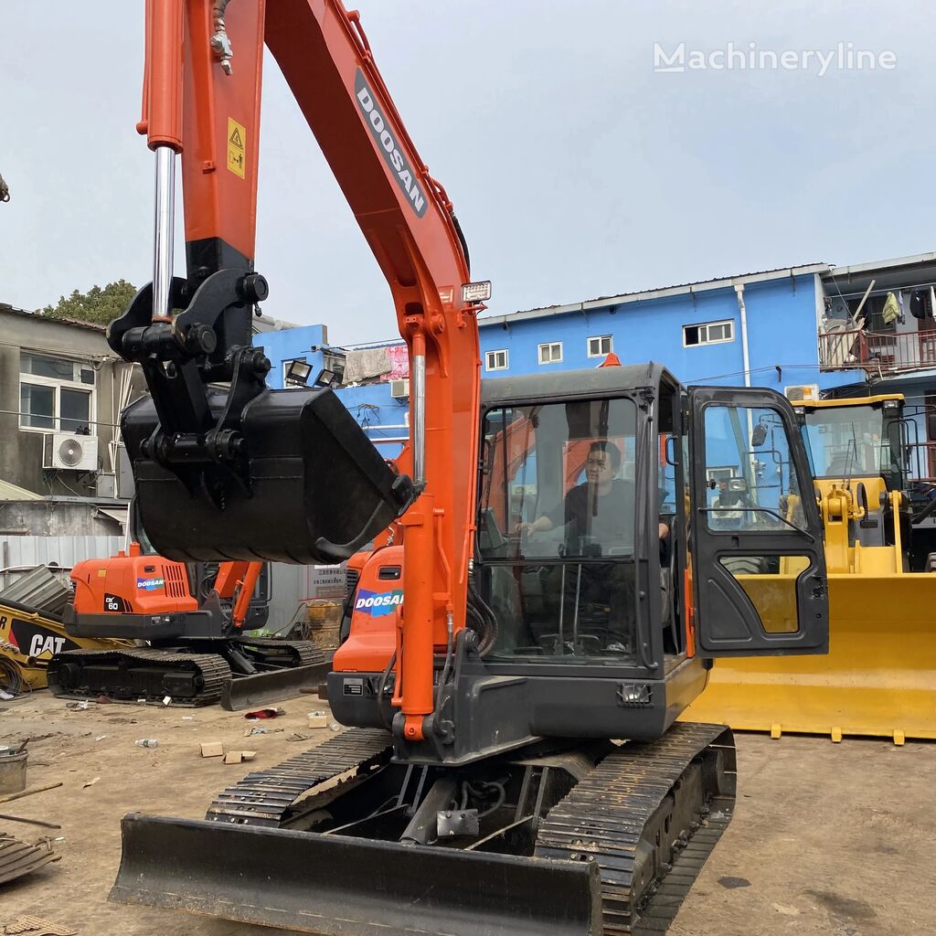 Novi Doosan dx60 mini bager