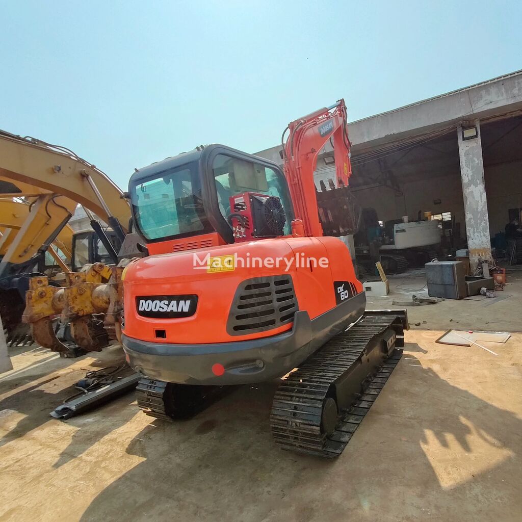 Novi Doosan dx60 mini bager