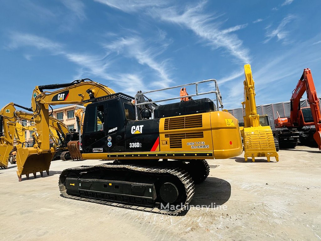 Novi Caterpillar 336 bager guseničar