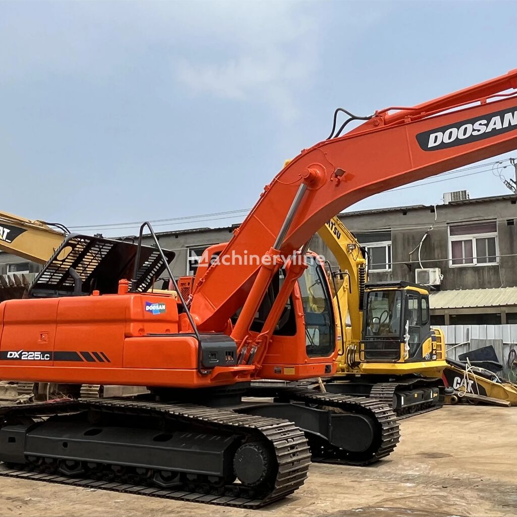 Novi Doosan dx225lc bager guseničar