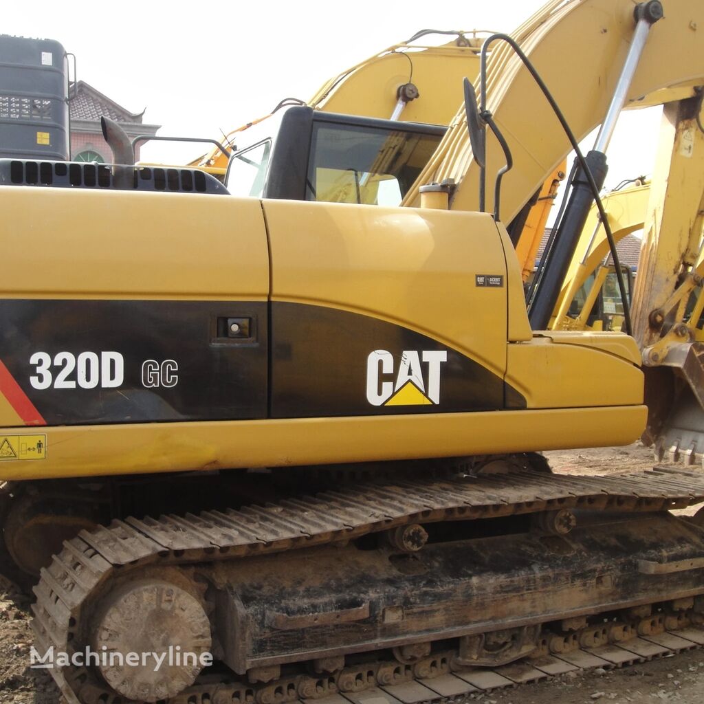 Novi Caterpillar 320d bager guseničar