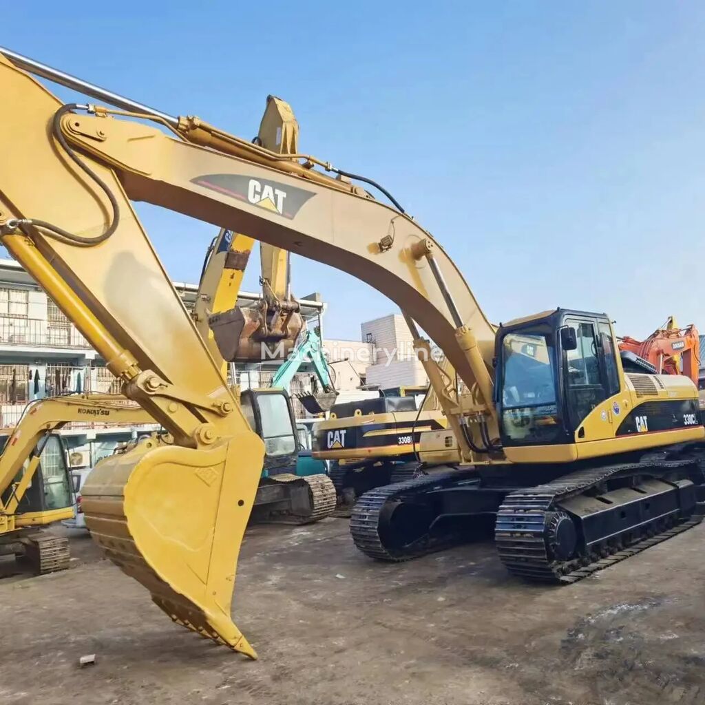 Novi Caterpillar 330CL bager guseničar