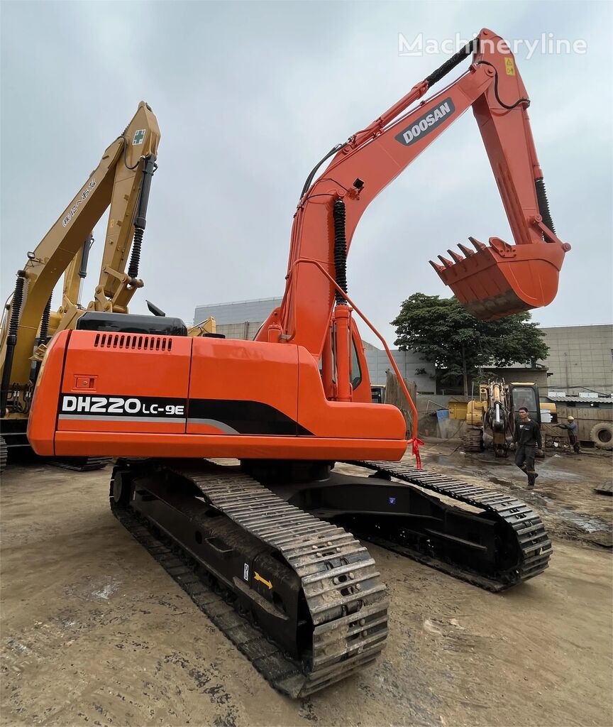 Novi Doosan dx220lc-9e bager guseničar