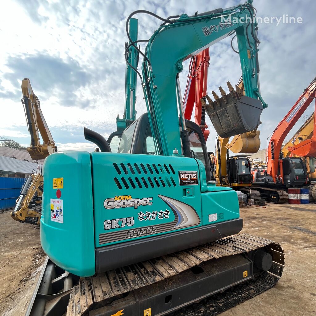 Novi Kobelco SK-75 mini bager