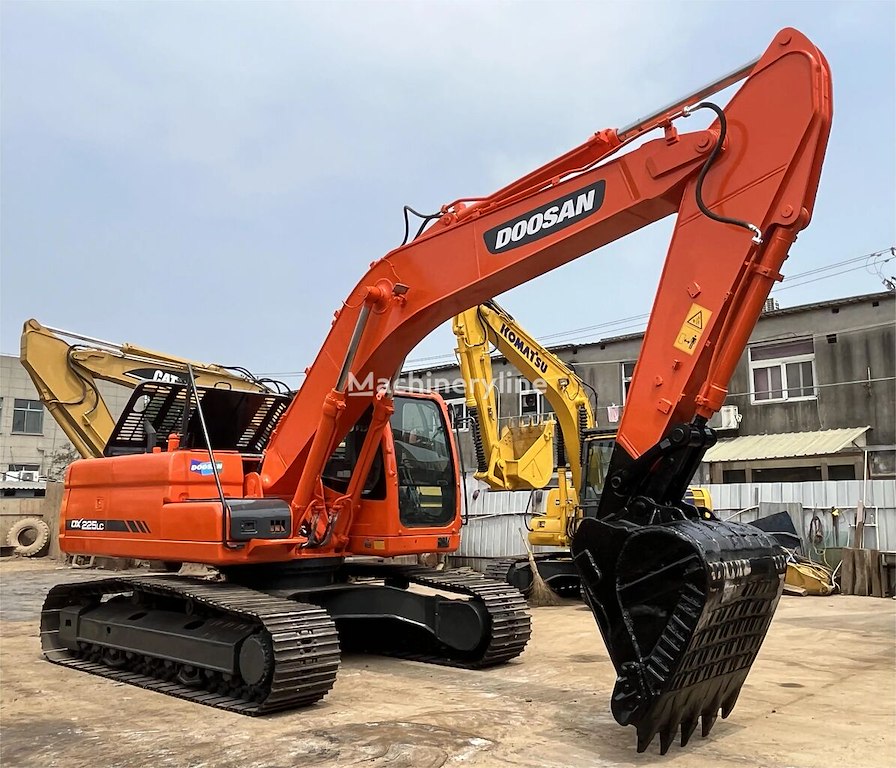 Novi Doosan dx225lc bager guseničar