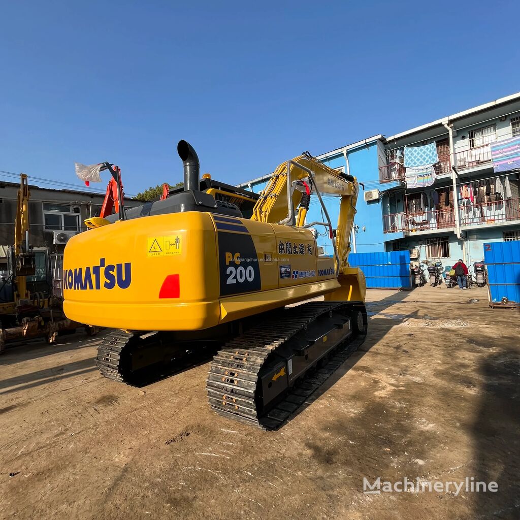 Komatsu PC 200-8, PC 220-8 bager guseničar