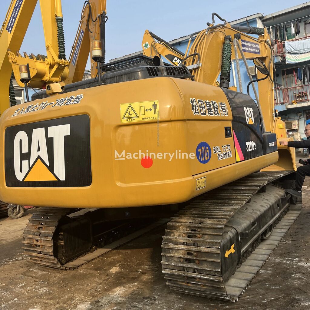 Novi Caterpillar 320D bager guseničar