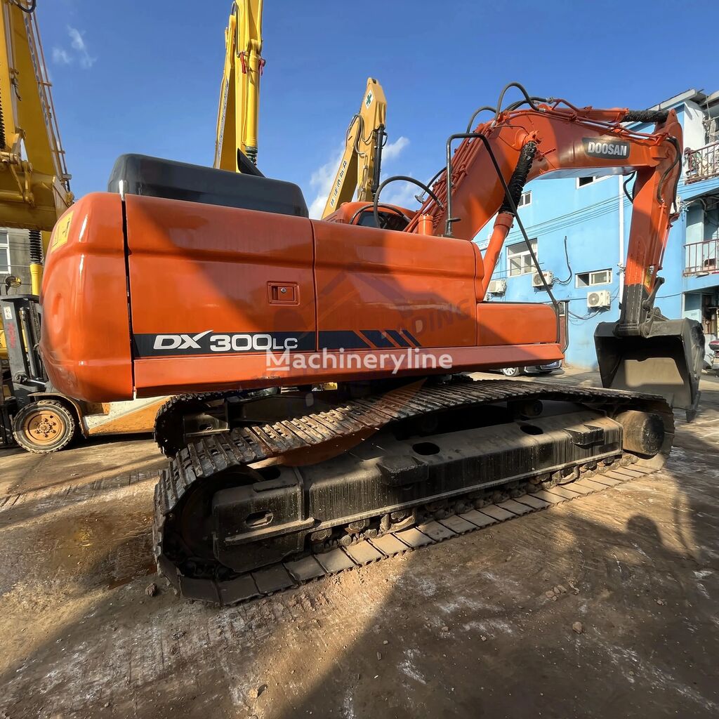 Doosan DX300LC bager guseničar