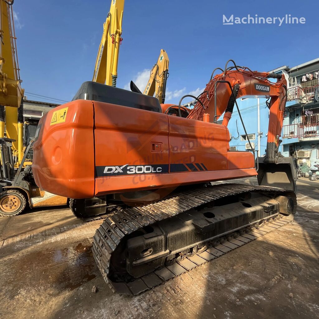 Doosan DX300LC bager guseničar