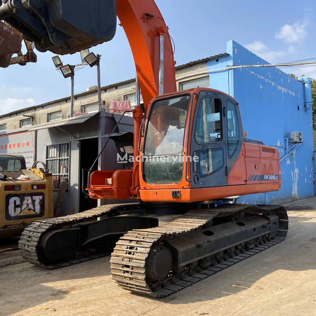 Novi Doosan Dx225LC bager guseničar