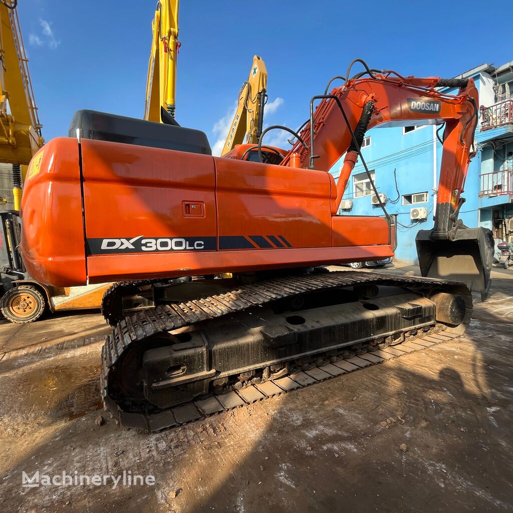 Novi Doosan Dx300LC bager guseničar