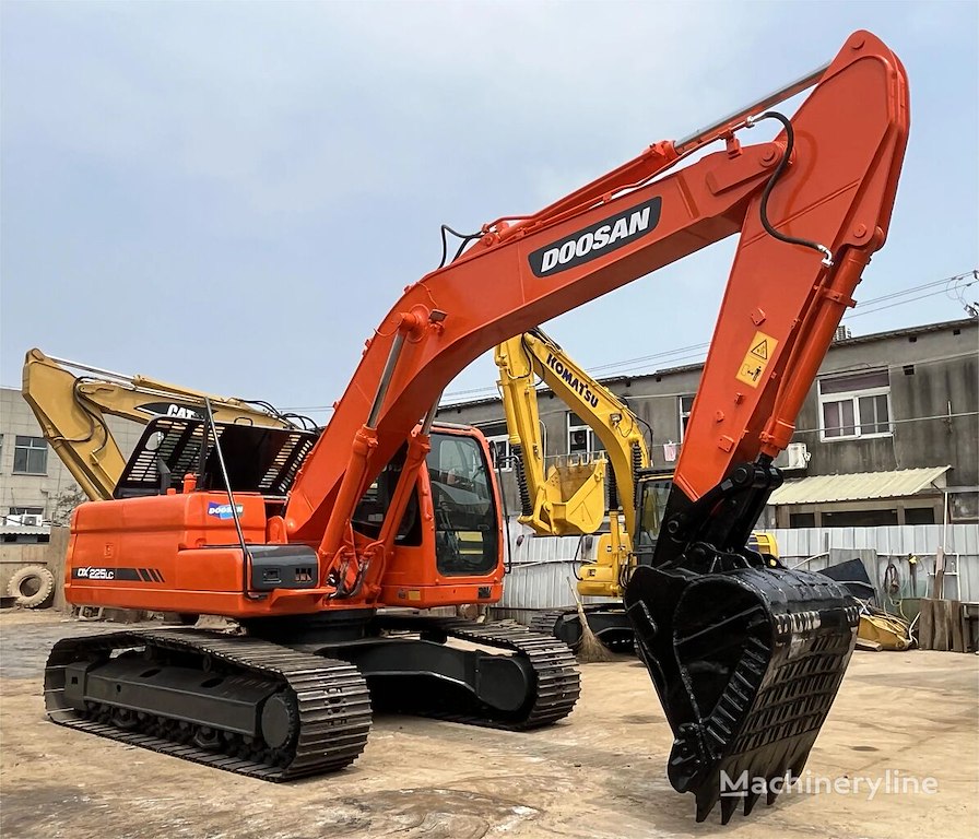 Novi Doosan Dx225LC bager guseničar