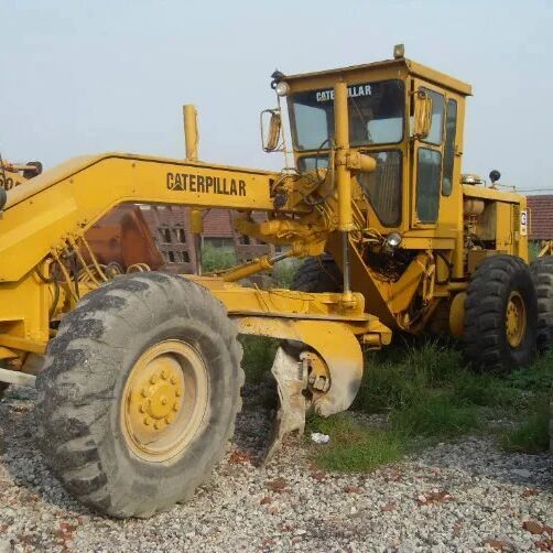 Novi Caterpillar 140G grejder