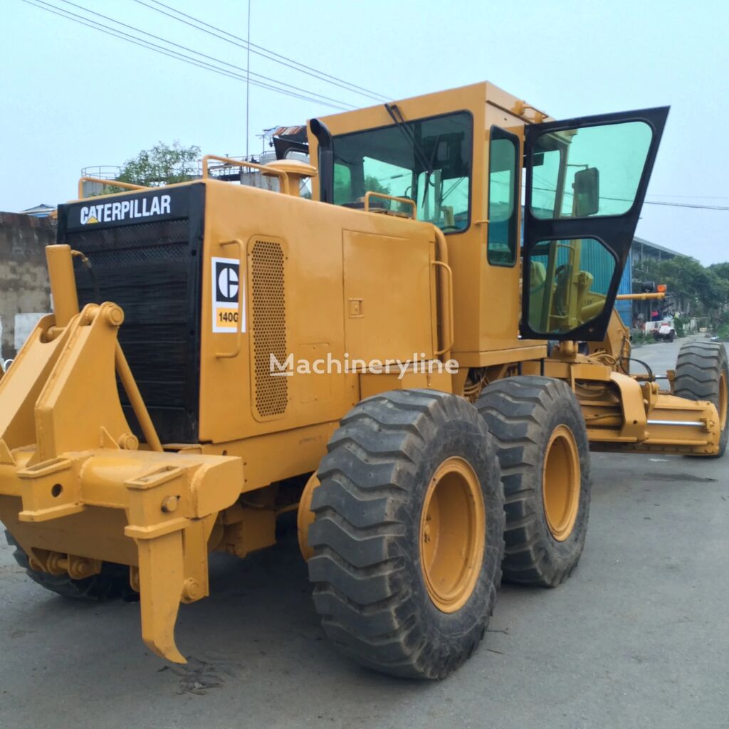 Novi Caterpillar 140G grejder