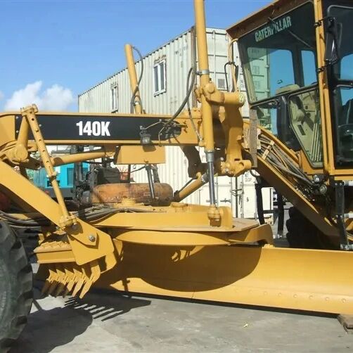 Novi Caterpillar 140K grejder