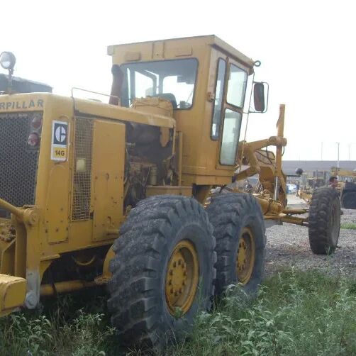 Novi Caterpillar 140G grejder