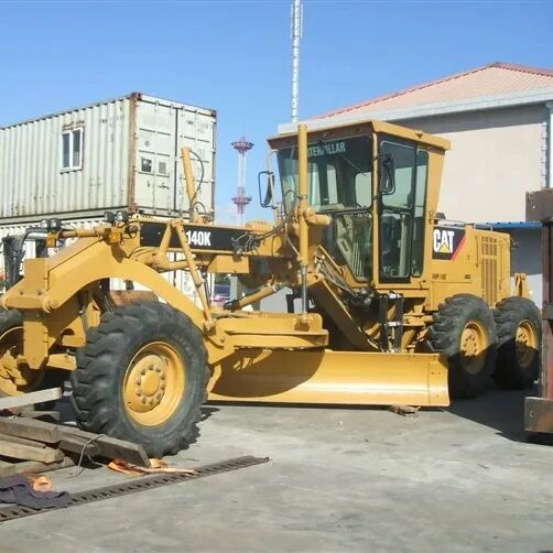 Novi Caterpillar 140K grejder