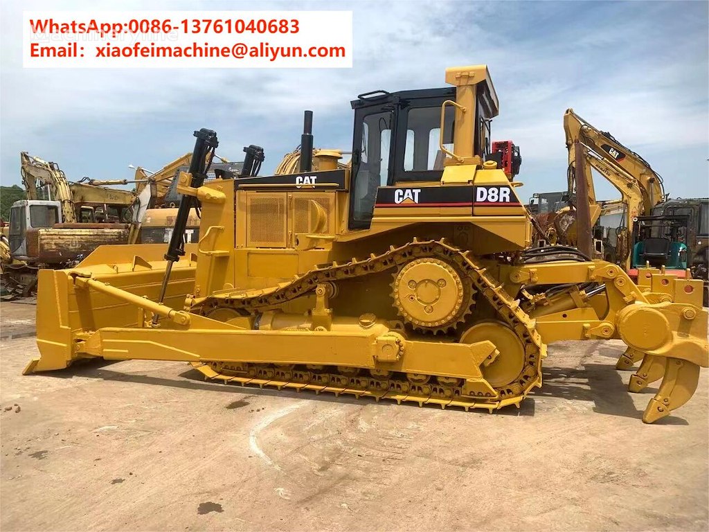 Caterpillar D8R buldožer