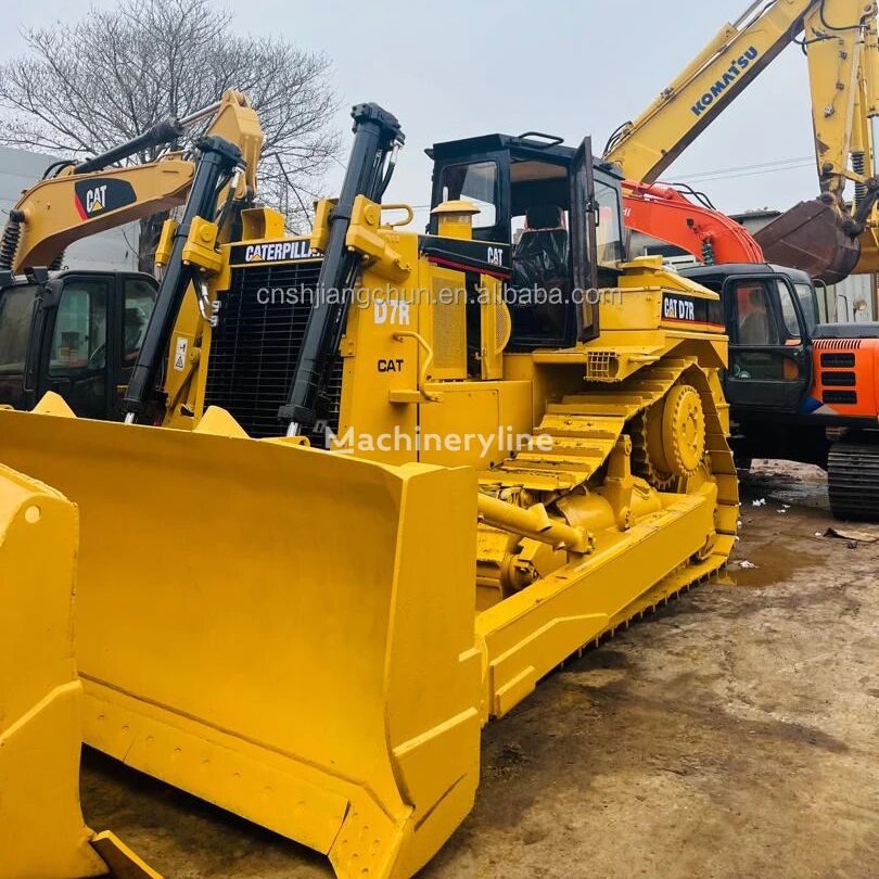 Novi Caterpillar D7G buldožer