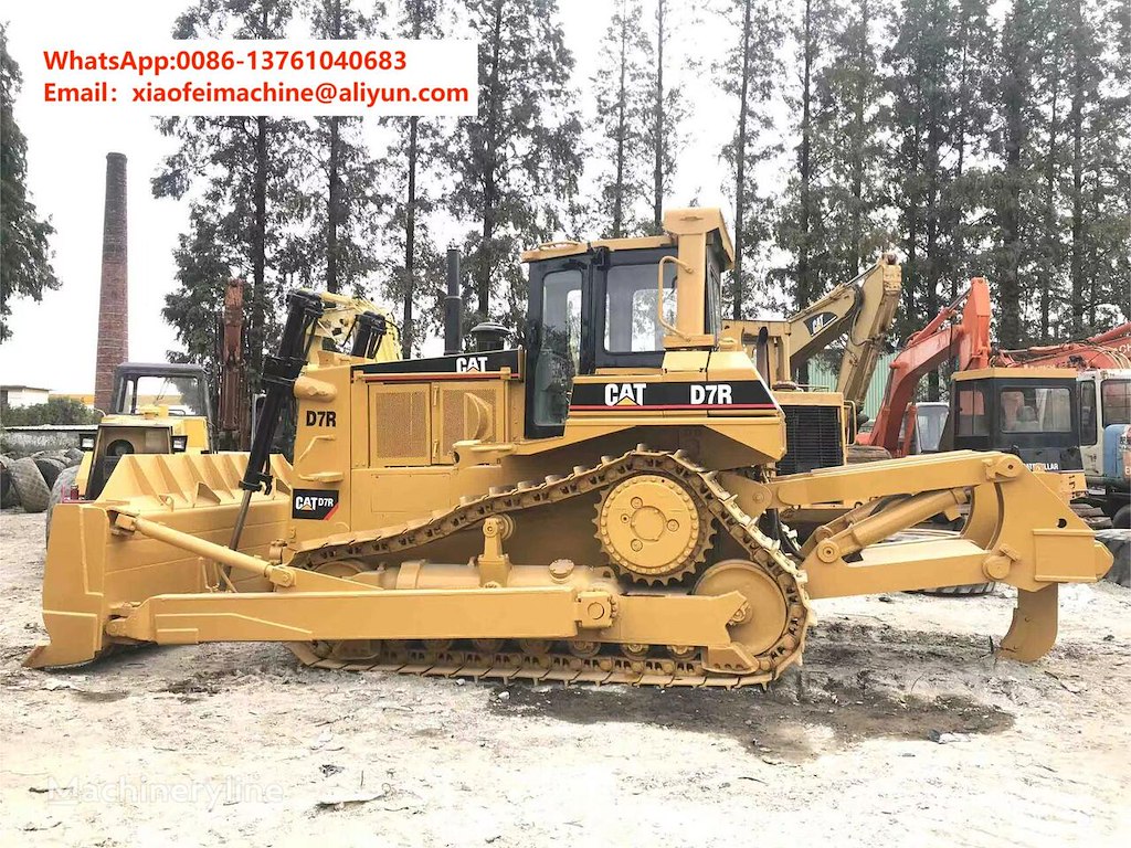 Caterpillar D7R buldožer