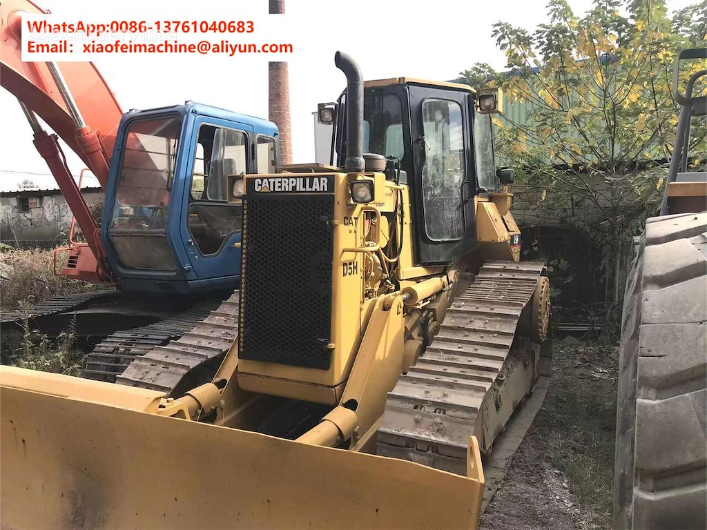 Caterpillar D5H buldožer