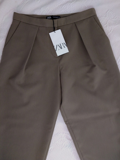 ZARA pantalone *sa etiketom