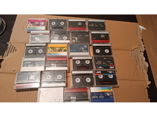 video kasetice za kamere 23 komada