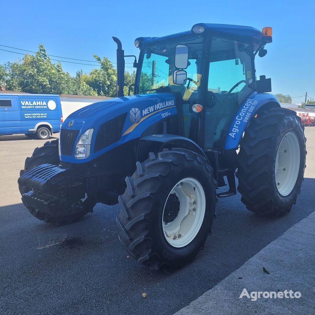 New Holland TD 5.95 traktor točkaš