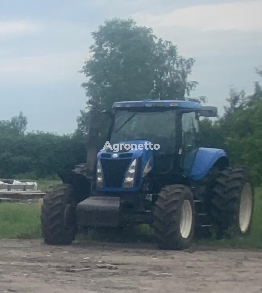 New Holland T8050 Power Shift traktor točkaš