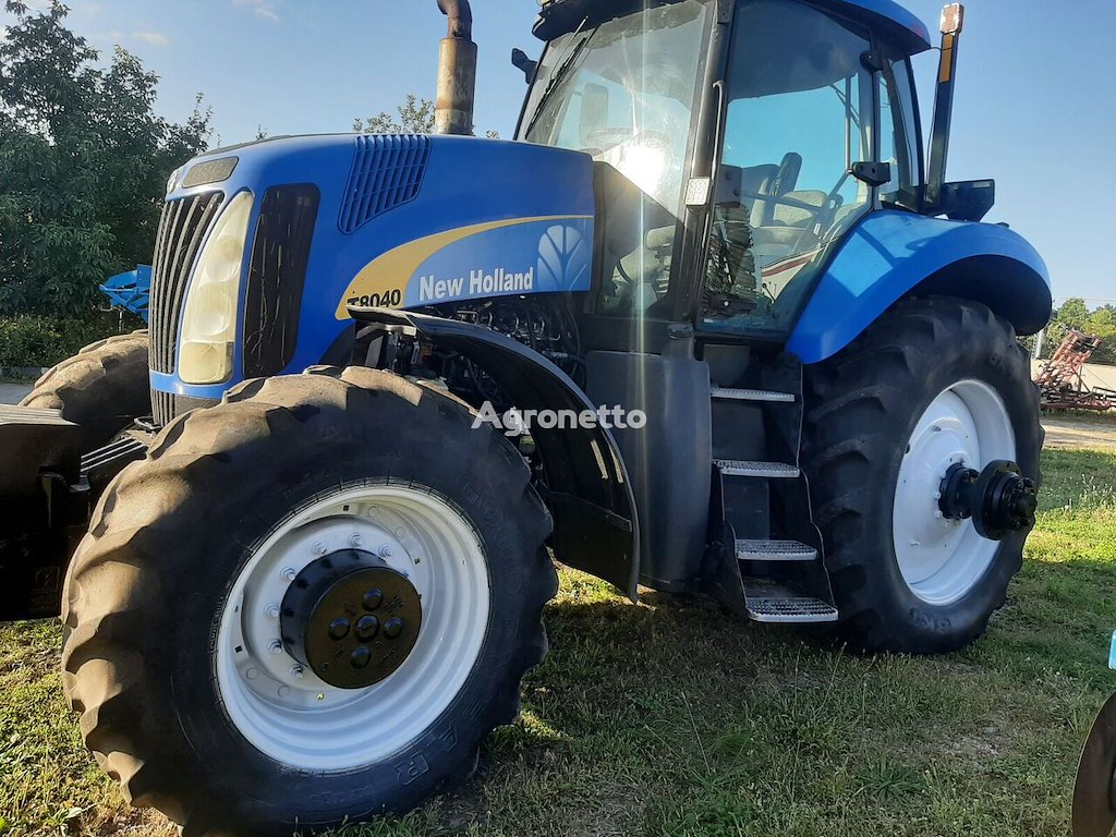 New Holland T 8040 traktor točkaš