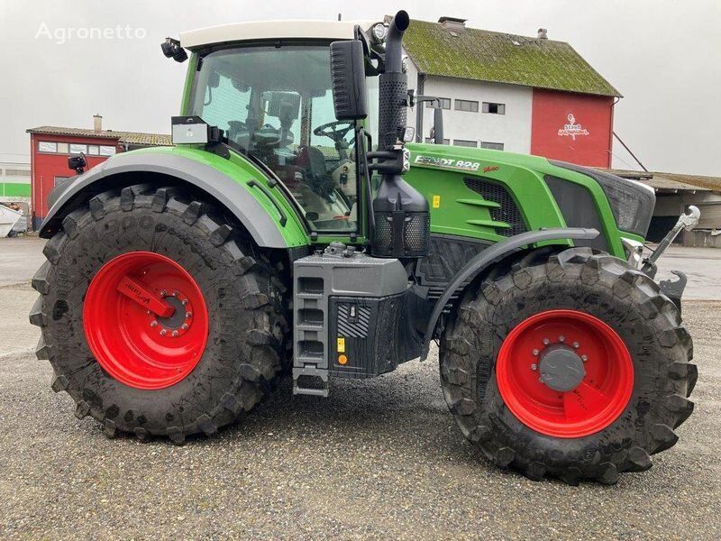 Fendt TRAKTOR 828 VARIO S4 traktor točkaš