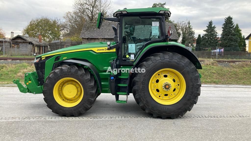 Novi John Deere 8R410 traktor točkaš