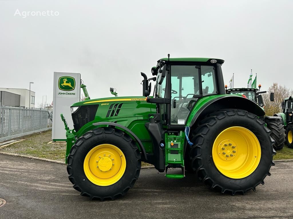 Novi John Deere 6195M traktor točkaš