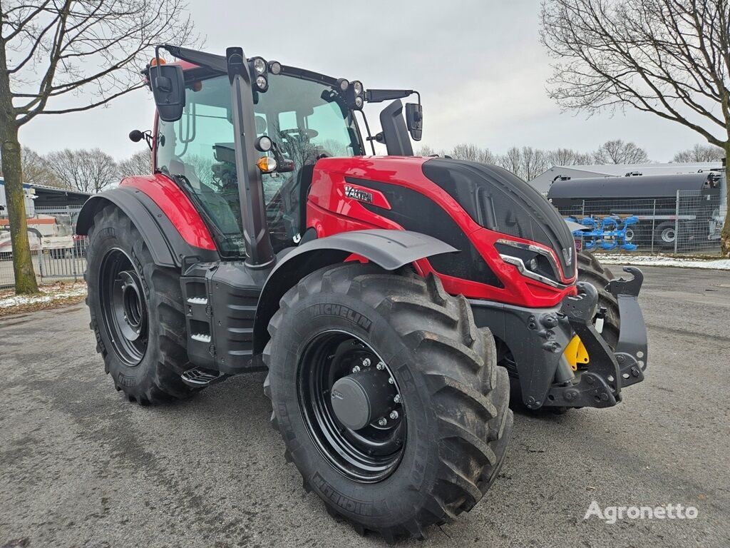 Novi Valtra T255 V 2A1 Versu traktor točkaš