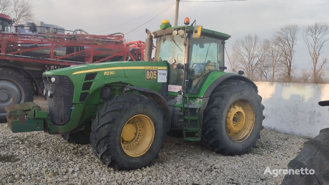 John Deere 8230 traktor točkaš