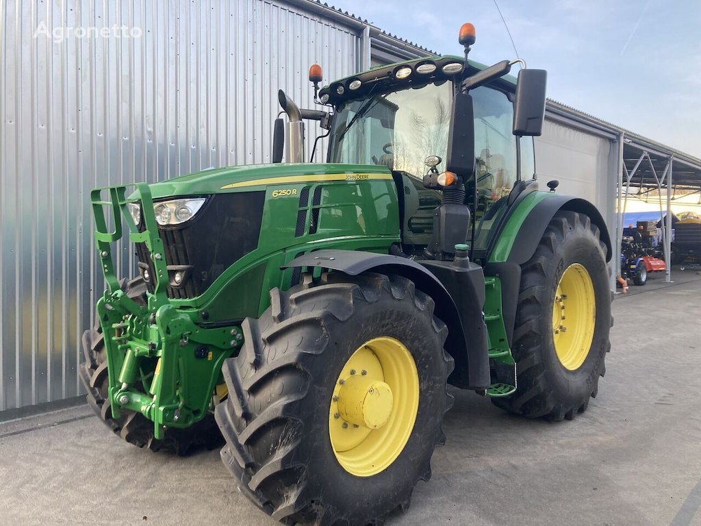 John Deere 6250R traktor točkaš