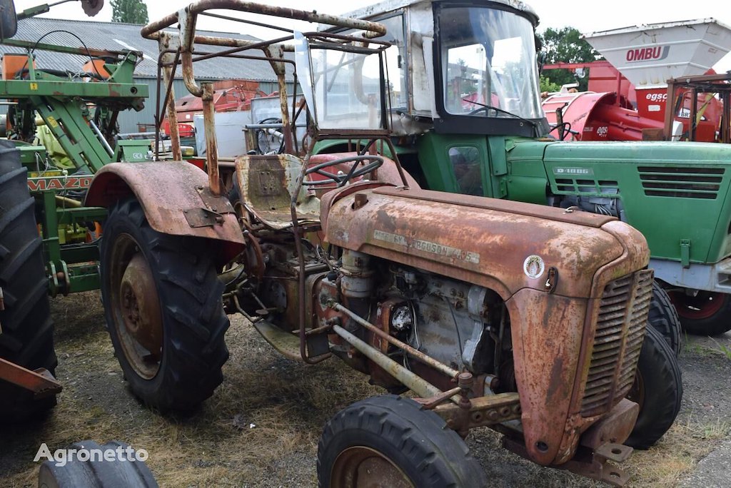 Massey Ferguson MF 35 traktor točkaš