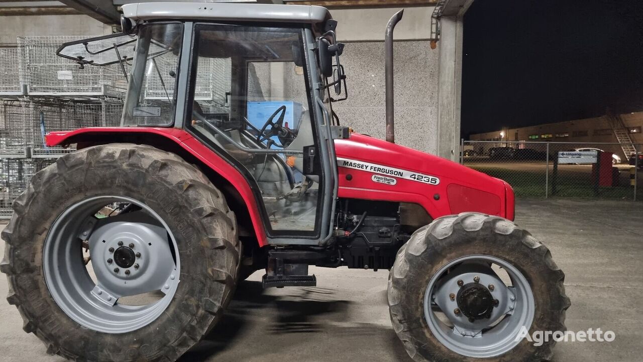 Massey Ferguson 4235 traktor točkaš