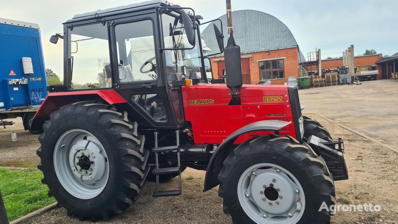 Novi Belarus 892 traktor točkaš