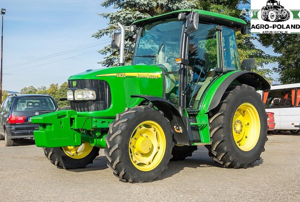 John Deere 5820 traktor točkaš