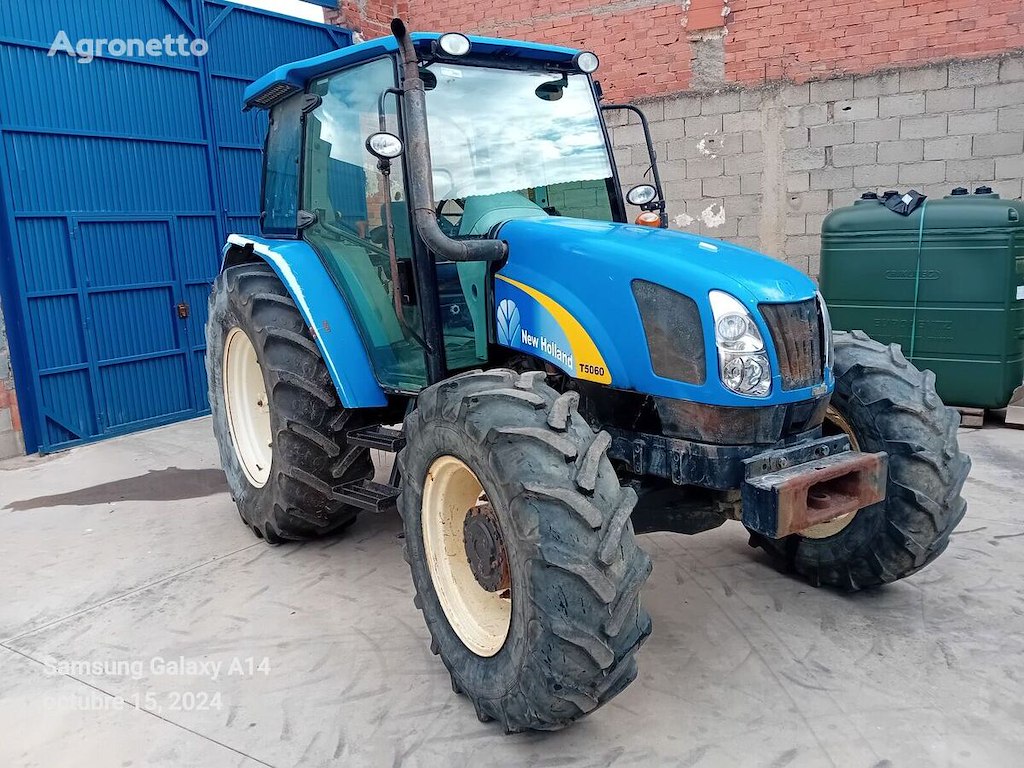 New Holland T5060 traktor točkaš